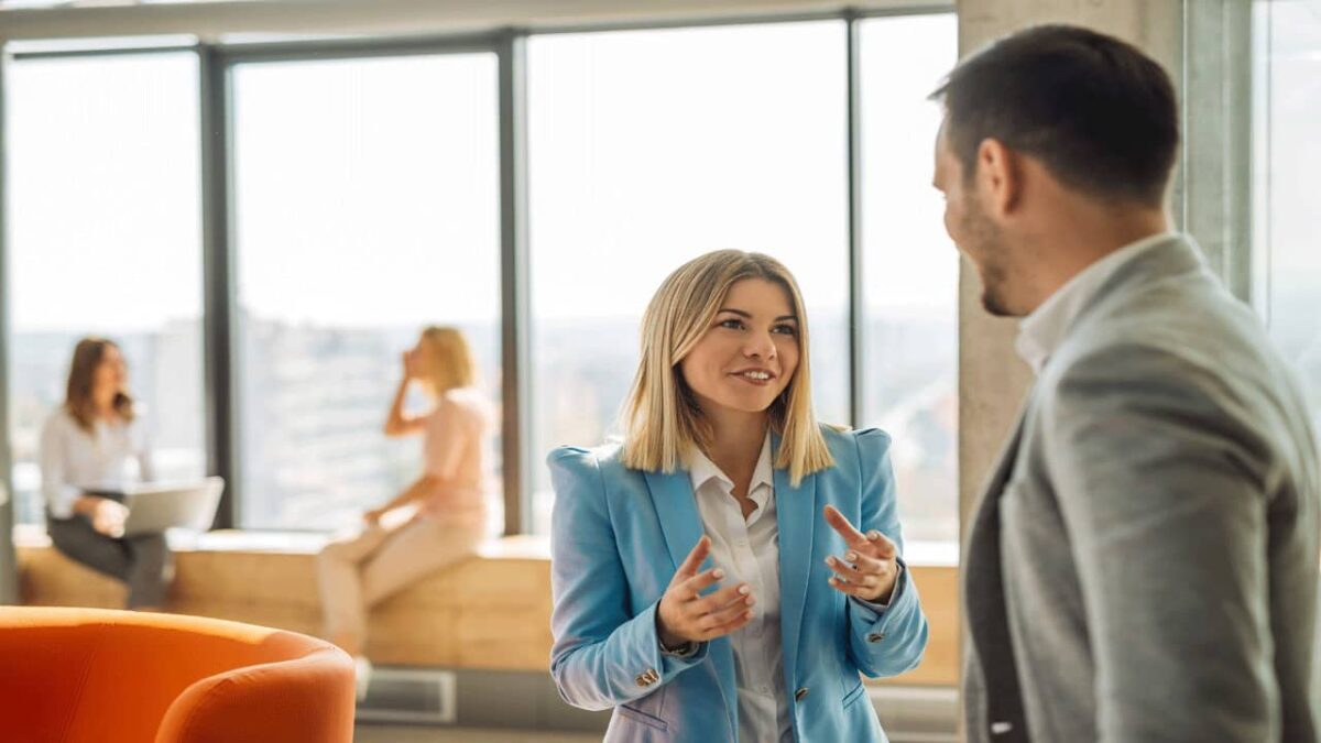 16 Warning Signs Your Coworkers Might Discreetly Have Negative Feelings ...